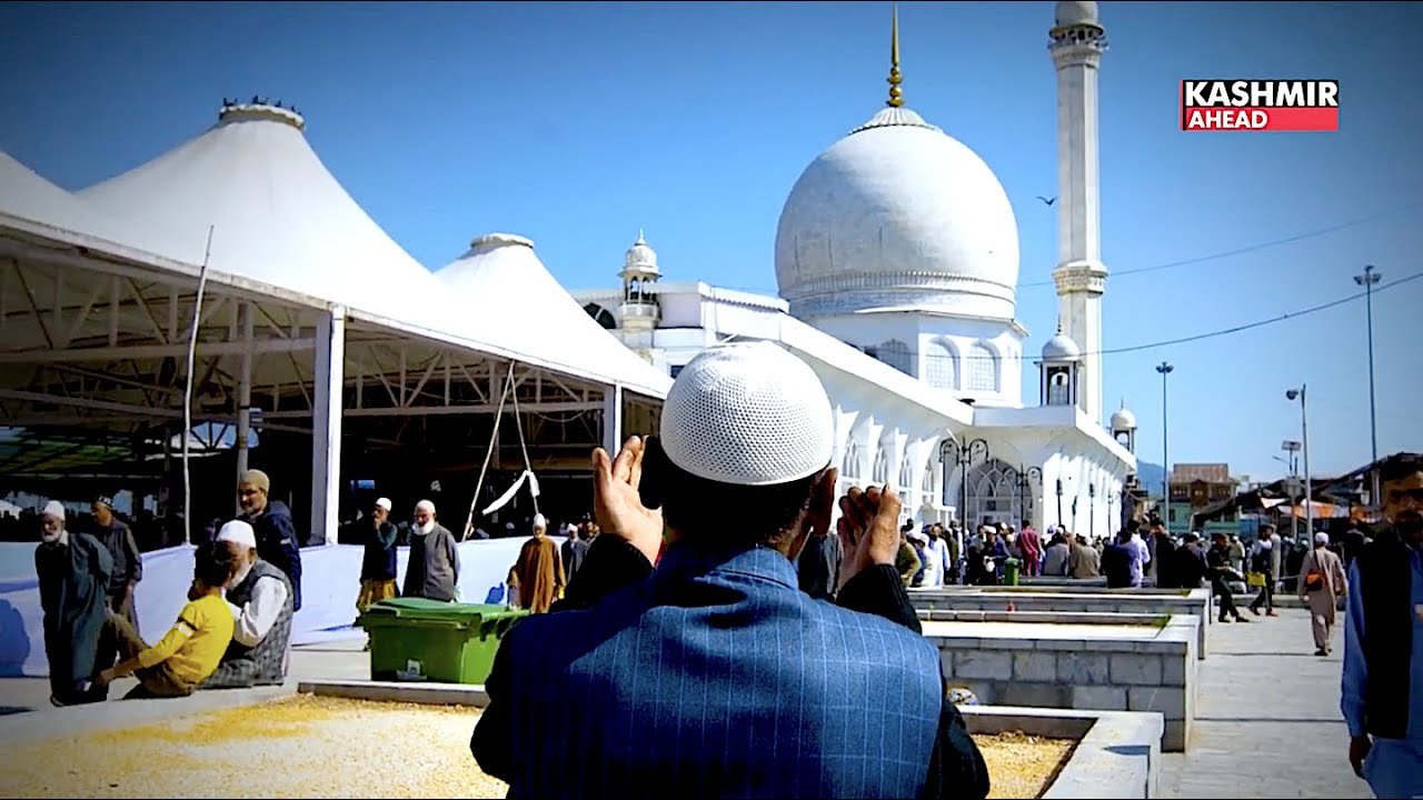 Eid-ul- Fitr 2023 celebrated by Muslims in Jammu and Kashmir - Kashmir ...