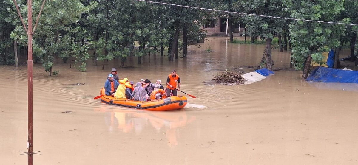 SDRF teams deployed across Kashmir for rescue operations amid ongoing ...