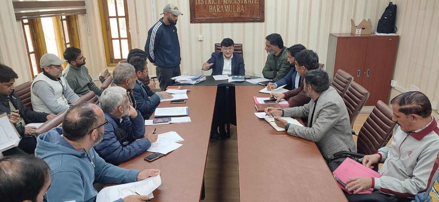 DC Baramulla pushes for swift implementation of PM Surya Ghar Scheme ...